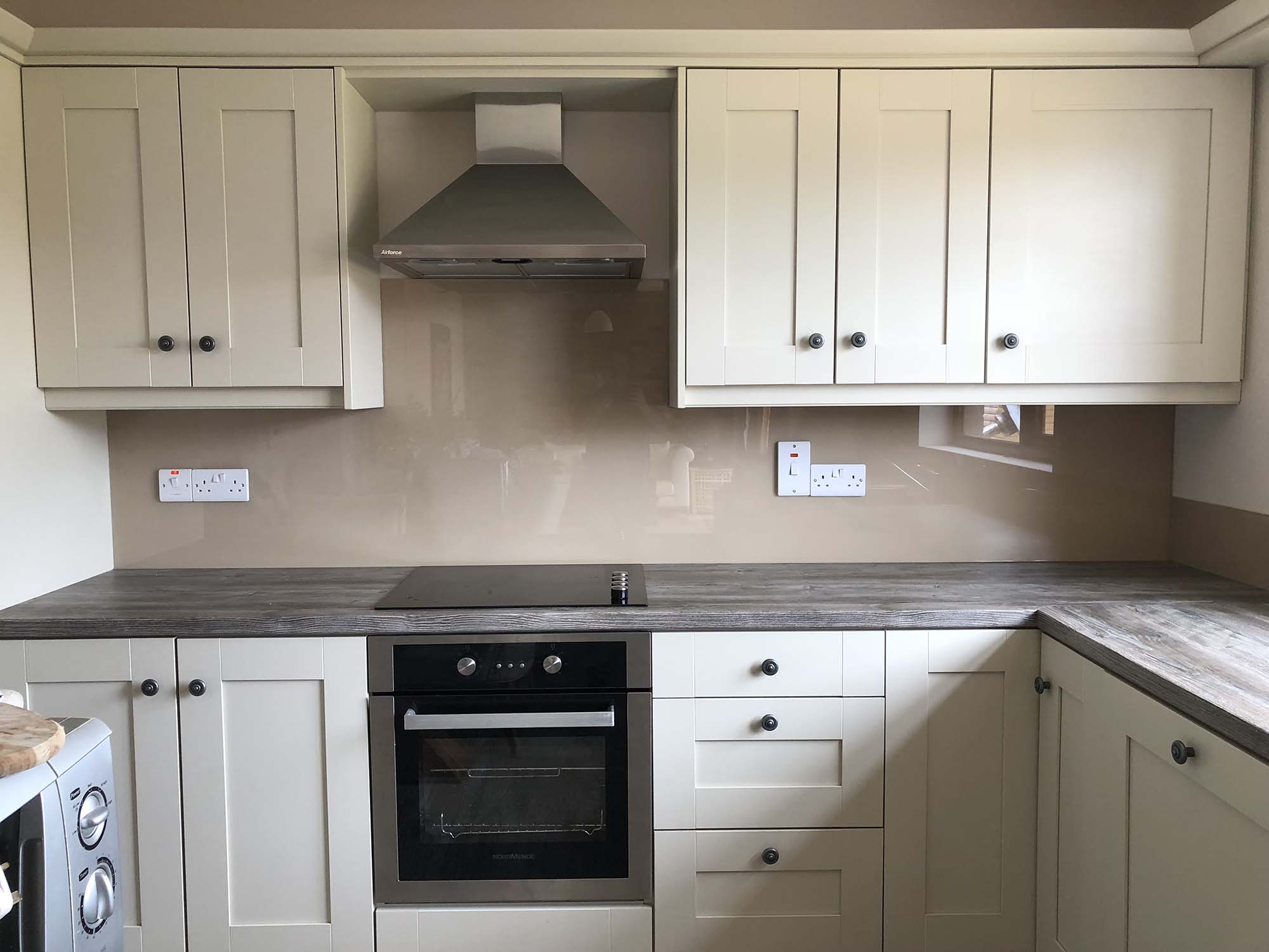 Coloured Splashbacks - MCK Splashbacks