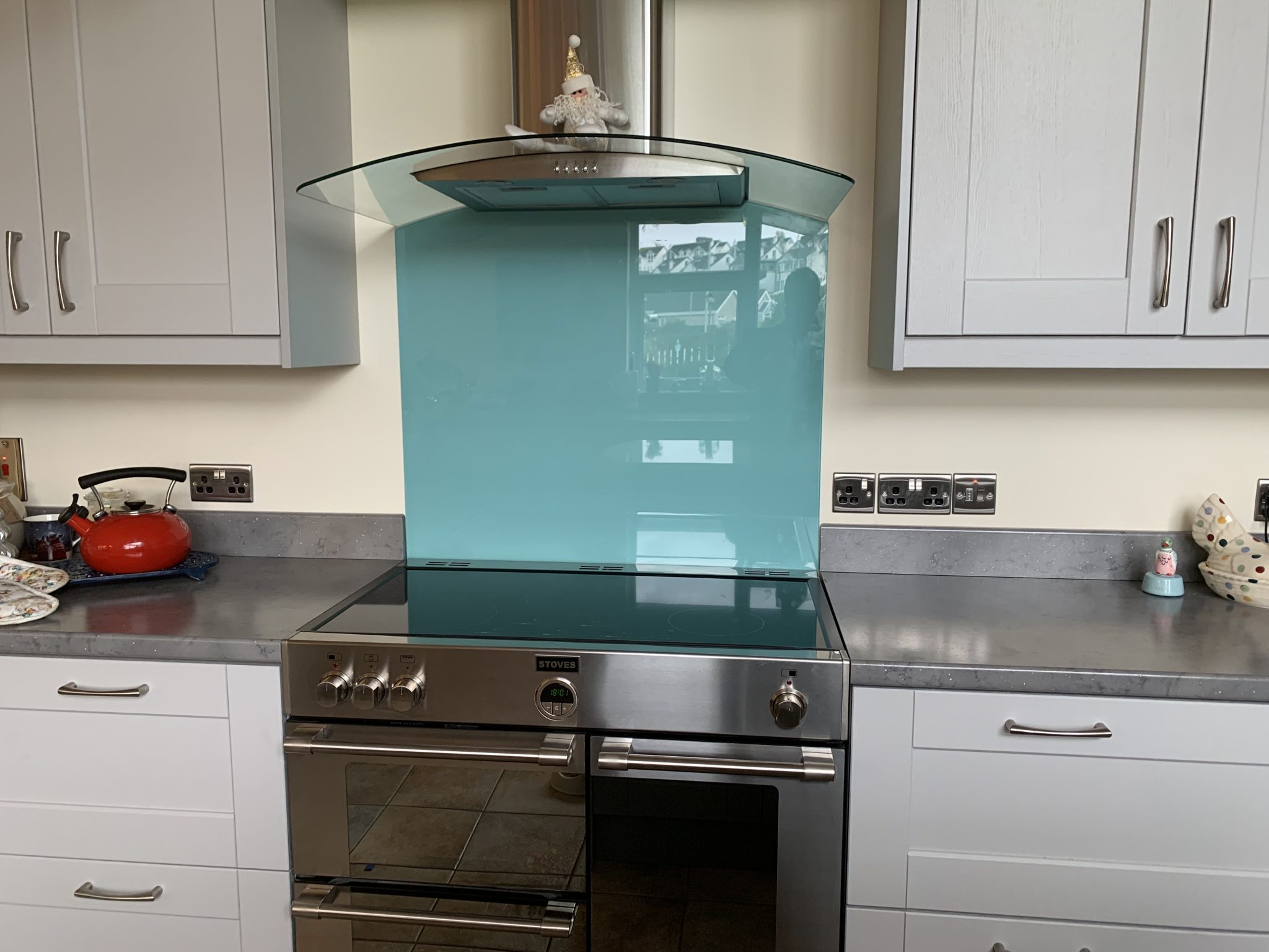 Pre-set Coloured Splashbacks - MCK Splashbacks
